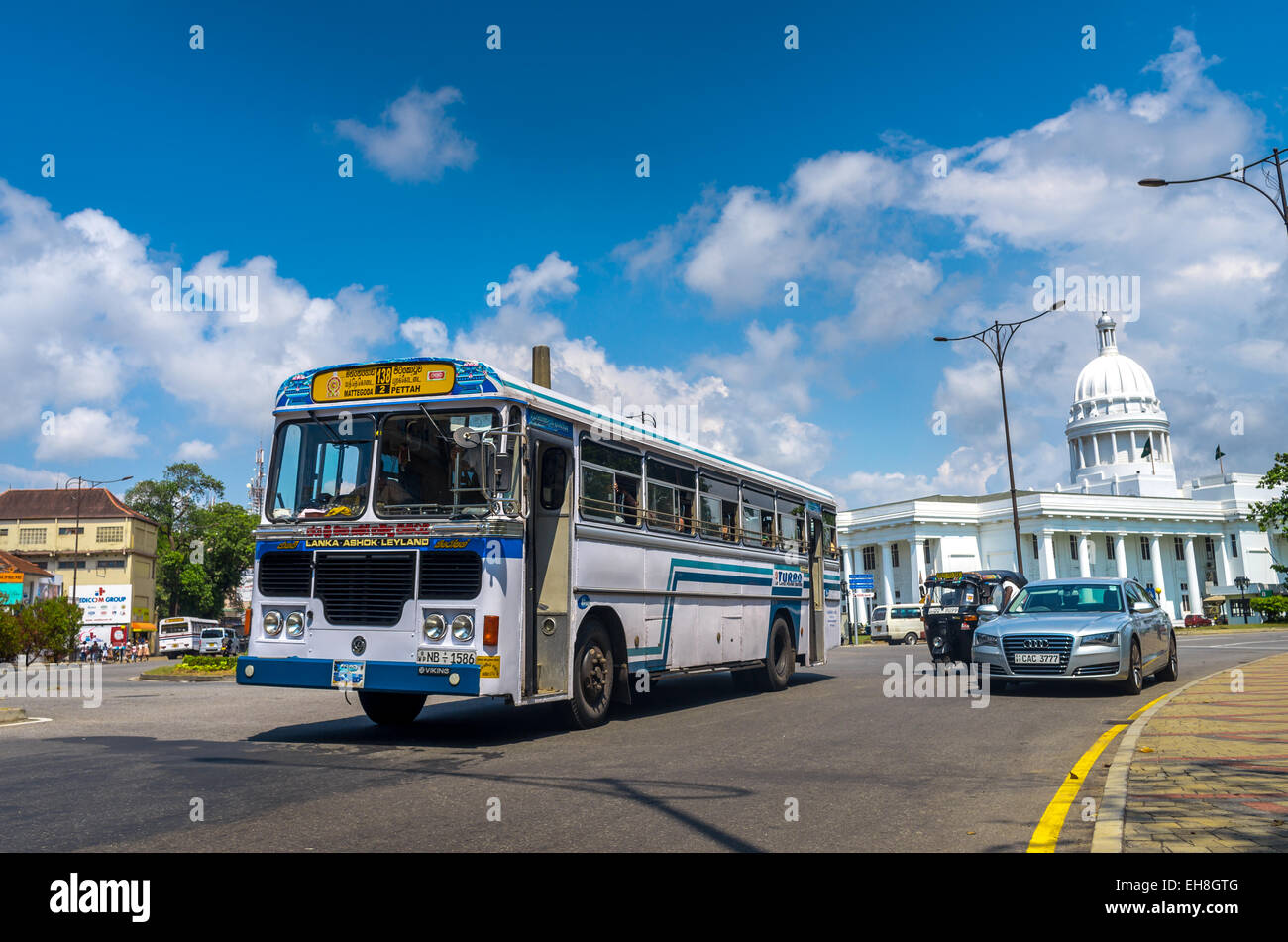 Sri lanka tourist bus hi-res stock photography and images - Alamy