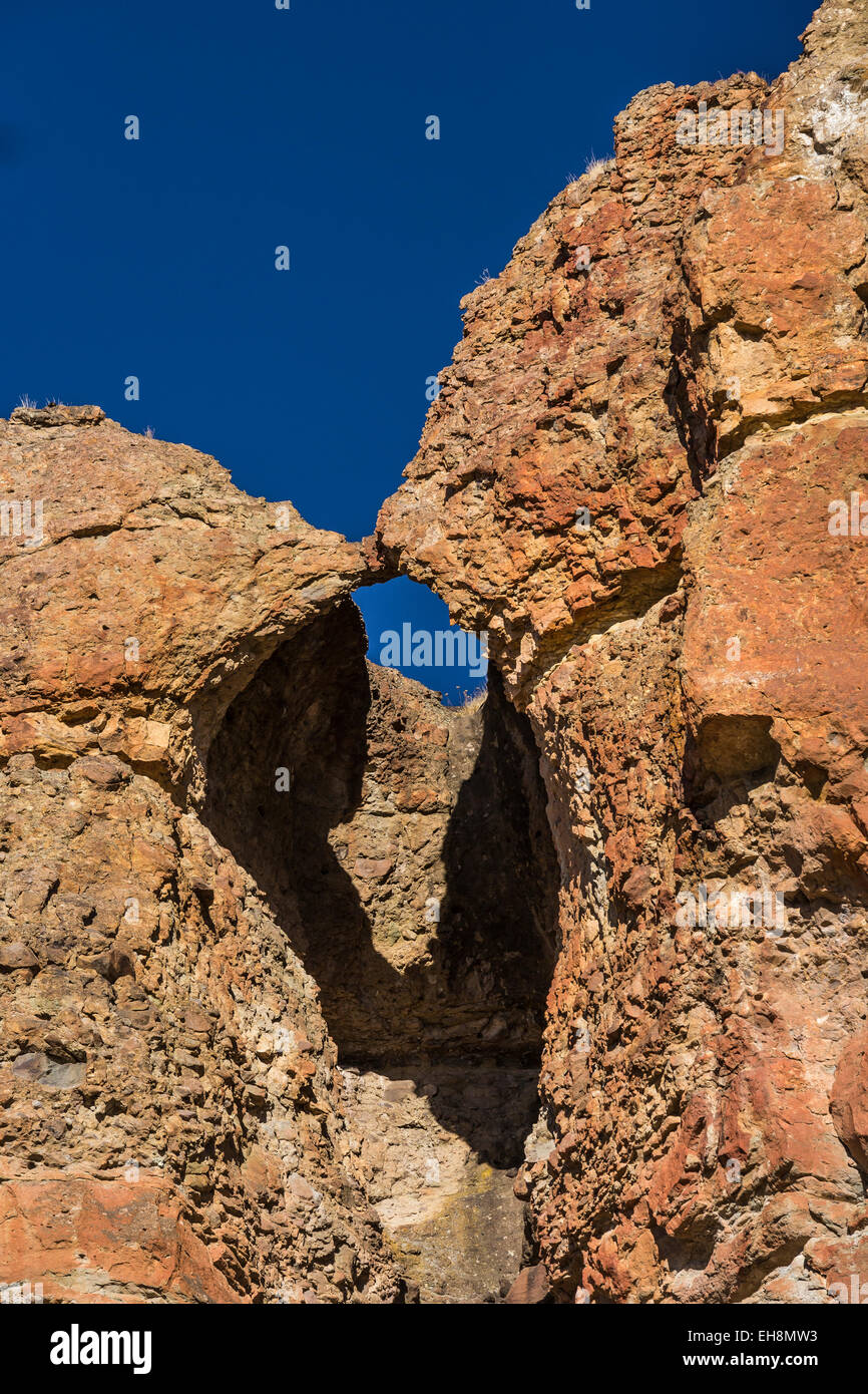 Clarno formation hi-res stock photography and images - Alamy