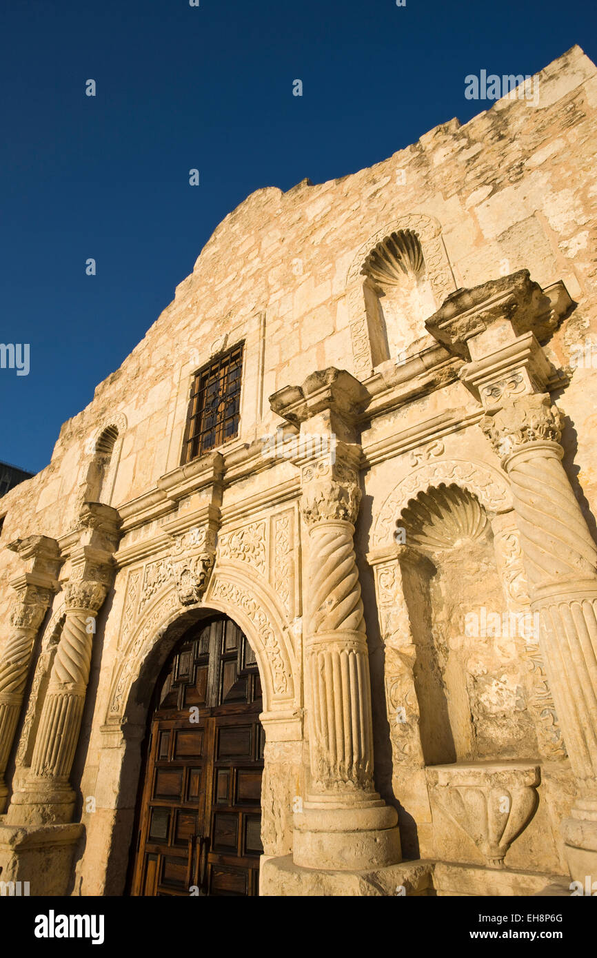 ALAMO MISSION SAN ANTONIO DE VALERO ALAMO PLAZA DOWNTOWN SAN ANTONIO ...