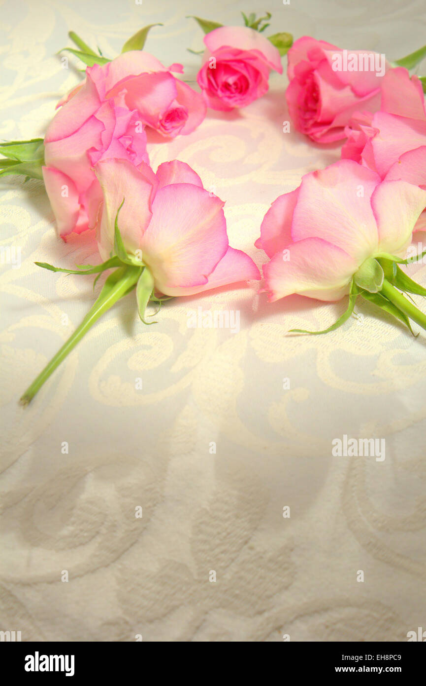 Roses circle hi-res stock photography and images - Alamy