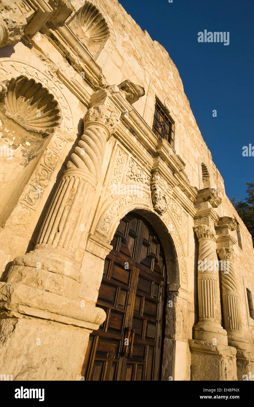 ALAMO MISSION SAN ANTONIO DE VALERO ALAMO PLAZA DOWNTOWN SAN ANTONIO ...