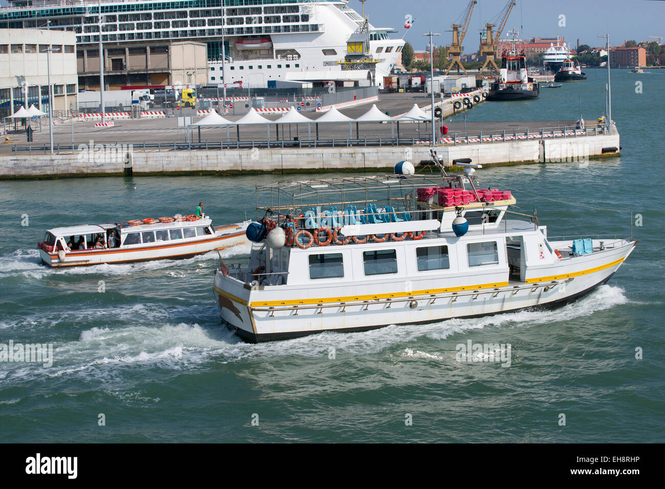 Public water buses hi-res stock photography and images - Alamy