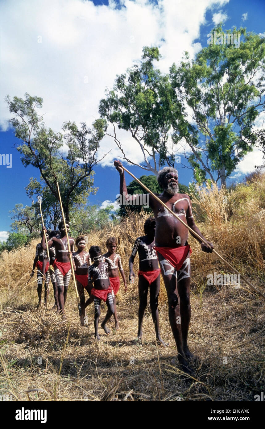 Aboriginal hunting australia hi-res stock photography and images - Alamy