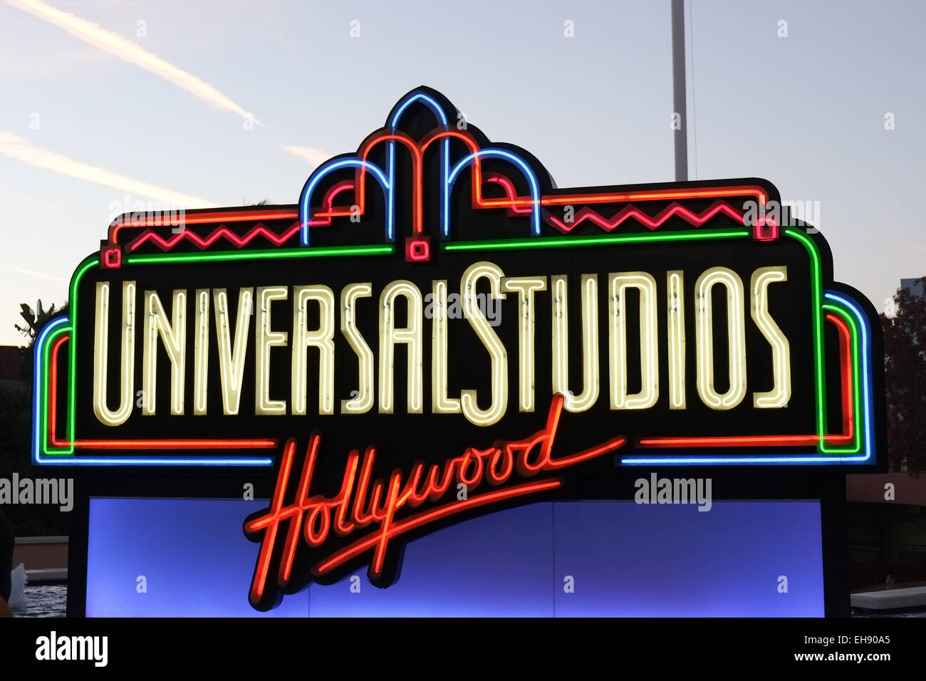 Universal Studios Hollywood Sign Universal Studios Hollywood To Reopen