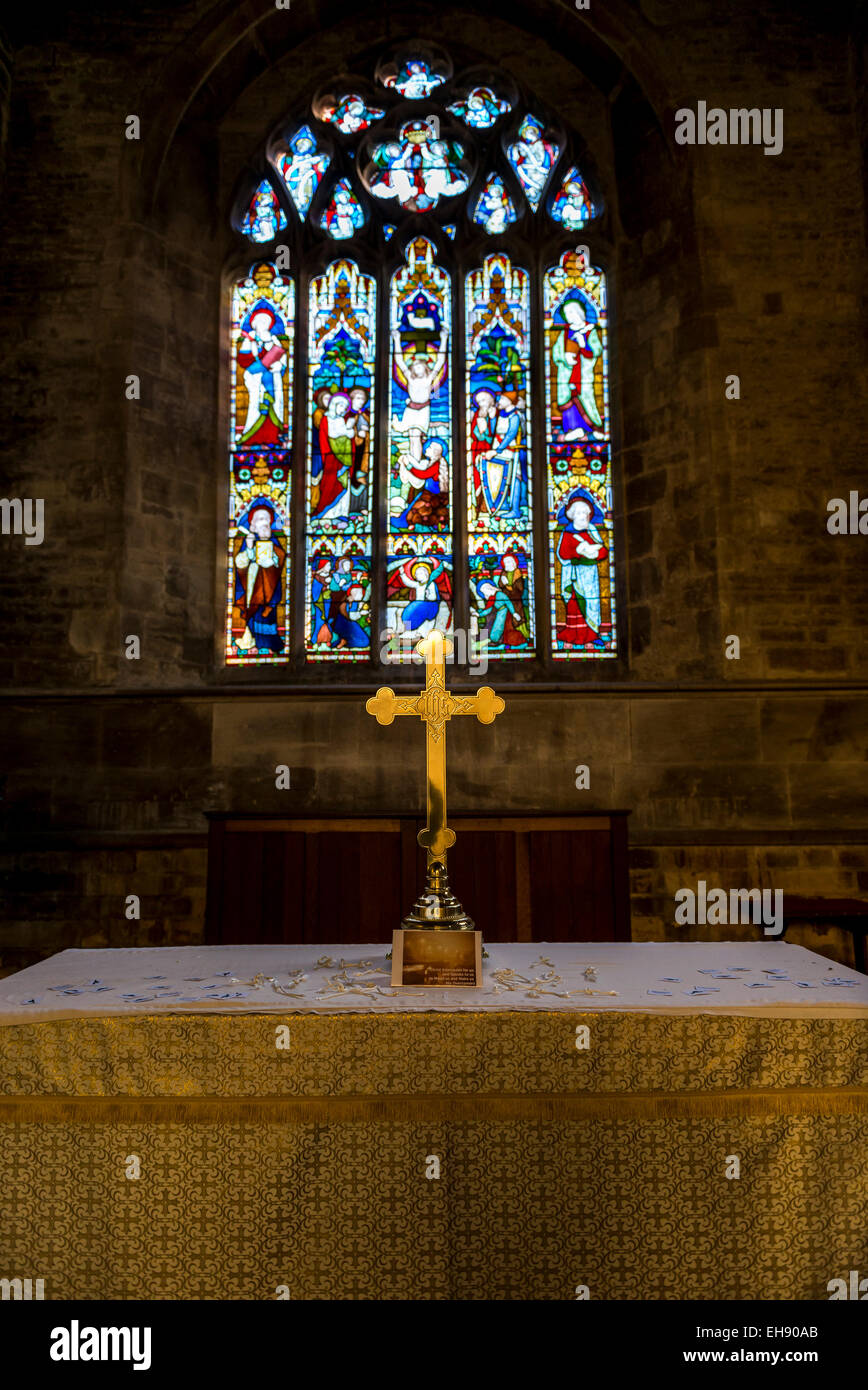 Cross stained glass church window hi-res stock photography and images ...