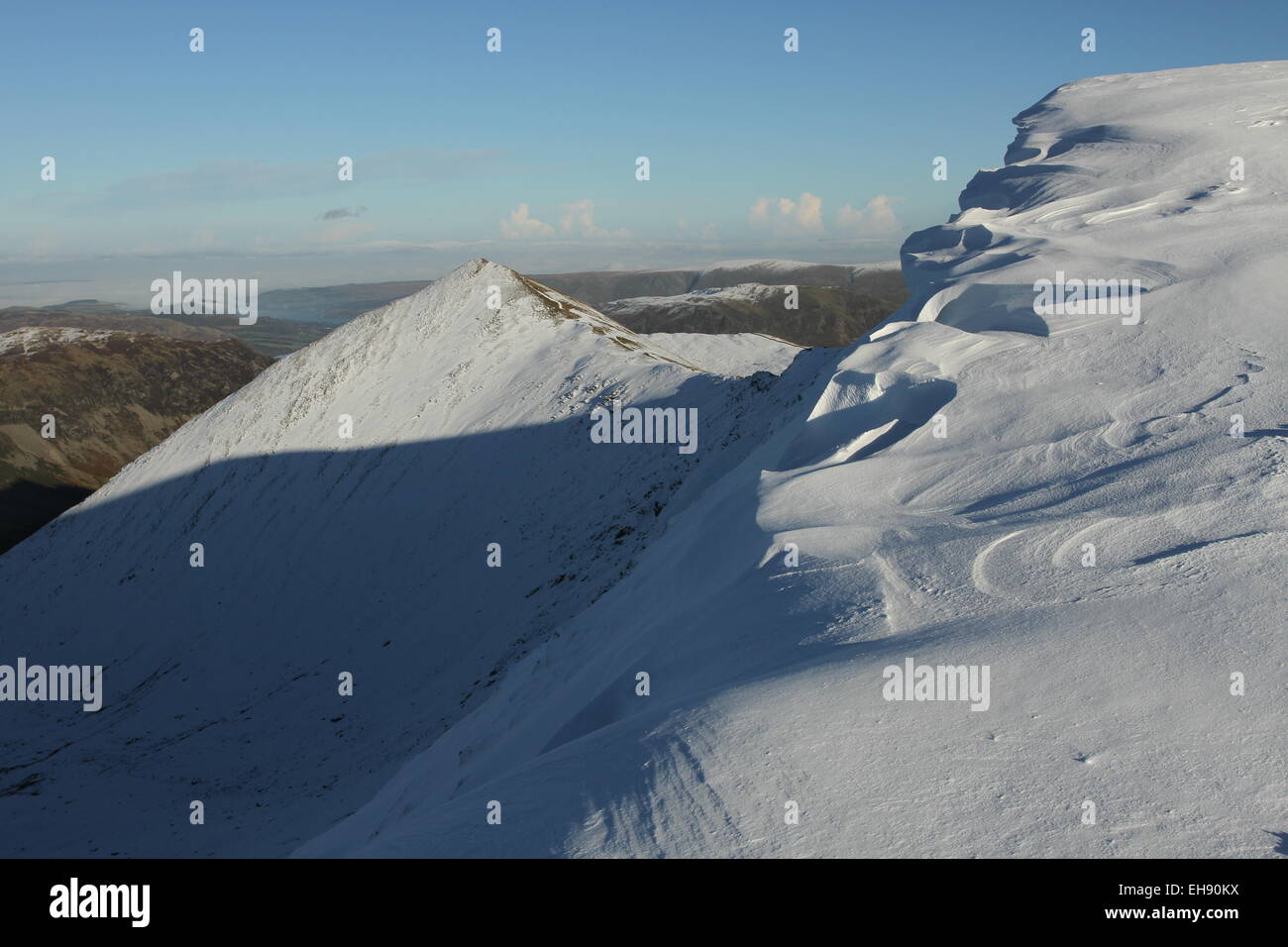 Helvellyn winter, Snow cornices dramatic snow sculptures Swirral Edge ...