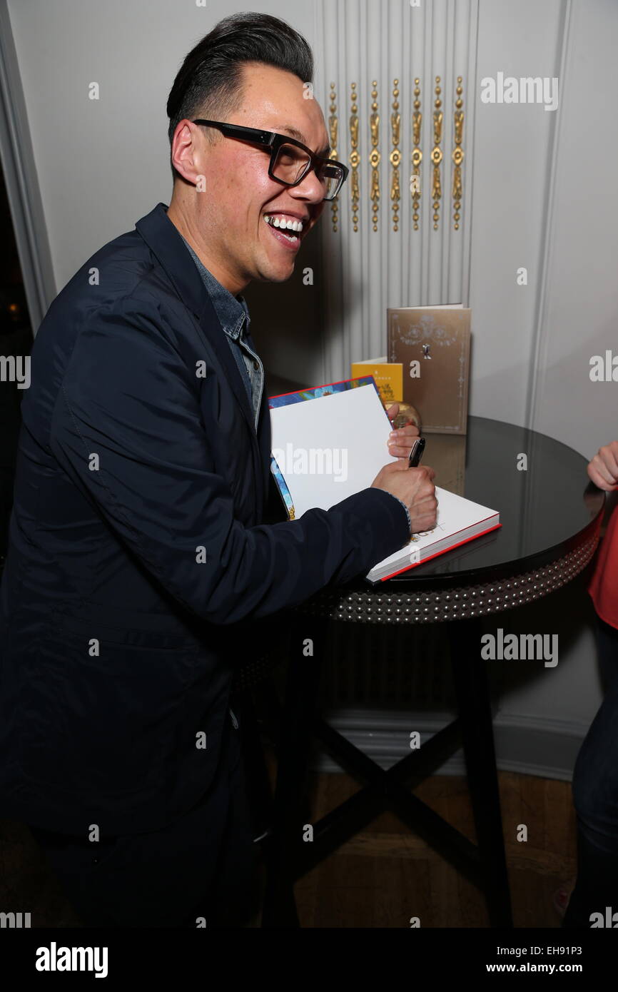 Gok cooks chinese hi-res stock photography and images - Alamy
