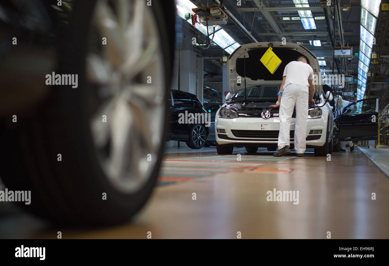 Car final assembly inspection hi-res stock photography and images - Alamy