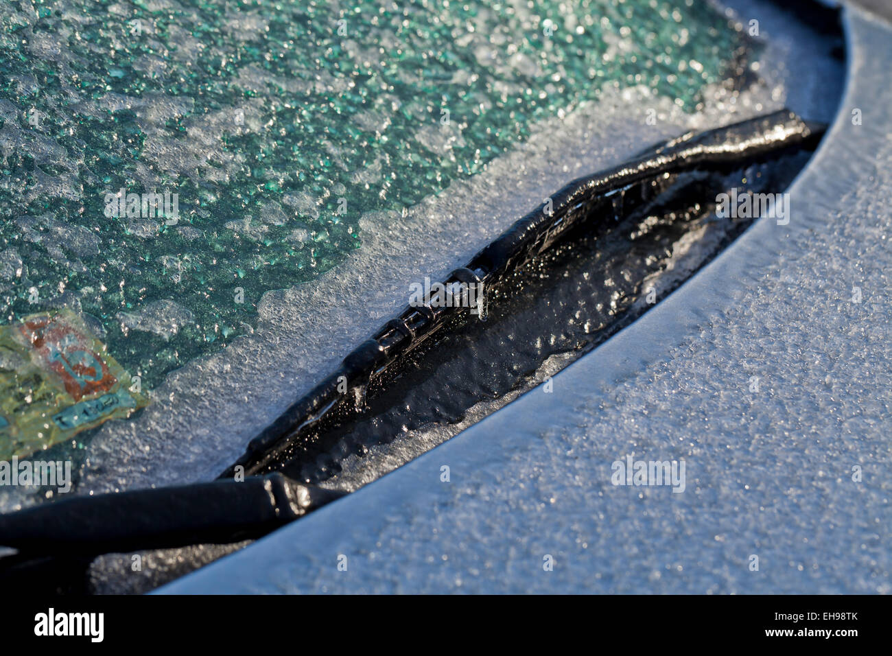 Car windshield rain hi-res stock photography and images - Alamy