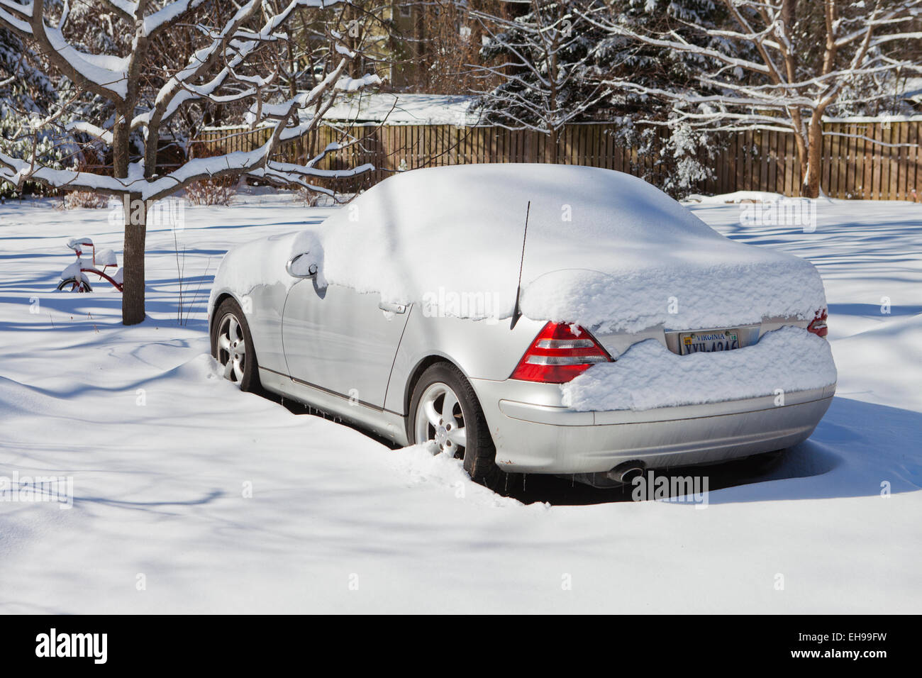 Car snow car hi-res stock photography and images - Alamy