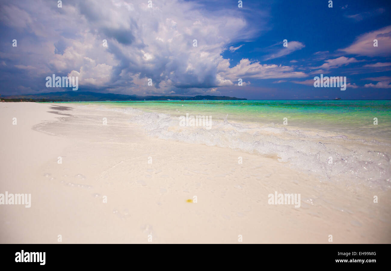 Perfect tropical beach with turquoise water and white sand beaches ...