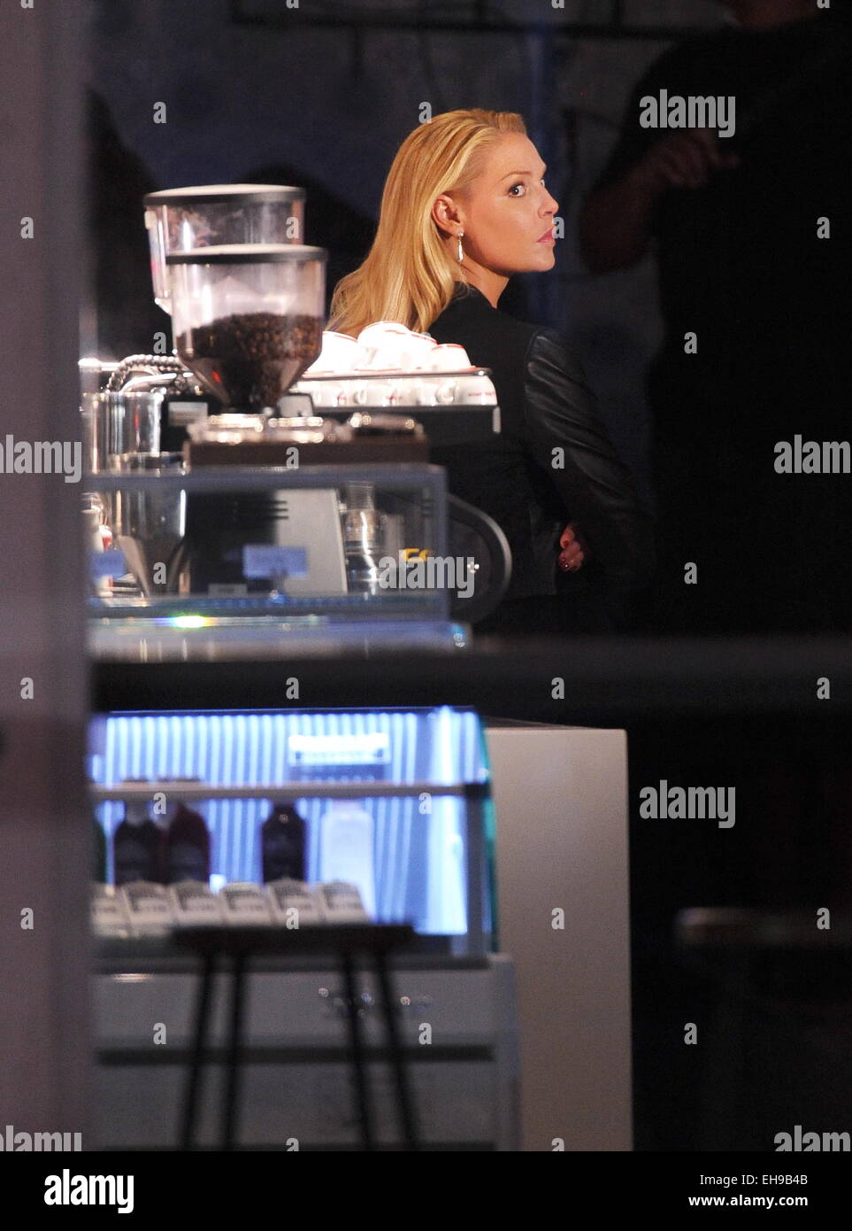 Katherine Heigl filming late night scenes for her new show "State Of ...