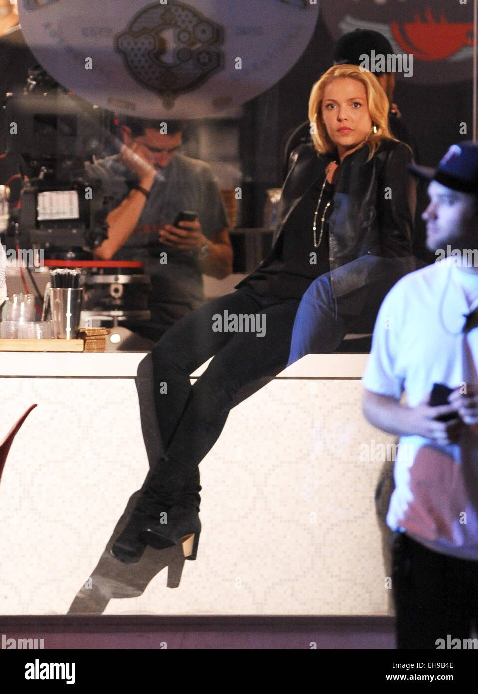 Katherine Heigl filming late night scenes for her new show "State Of ...