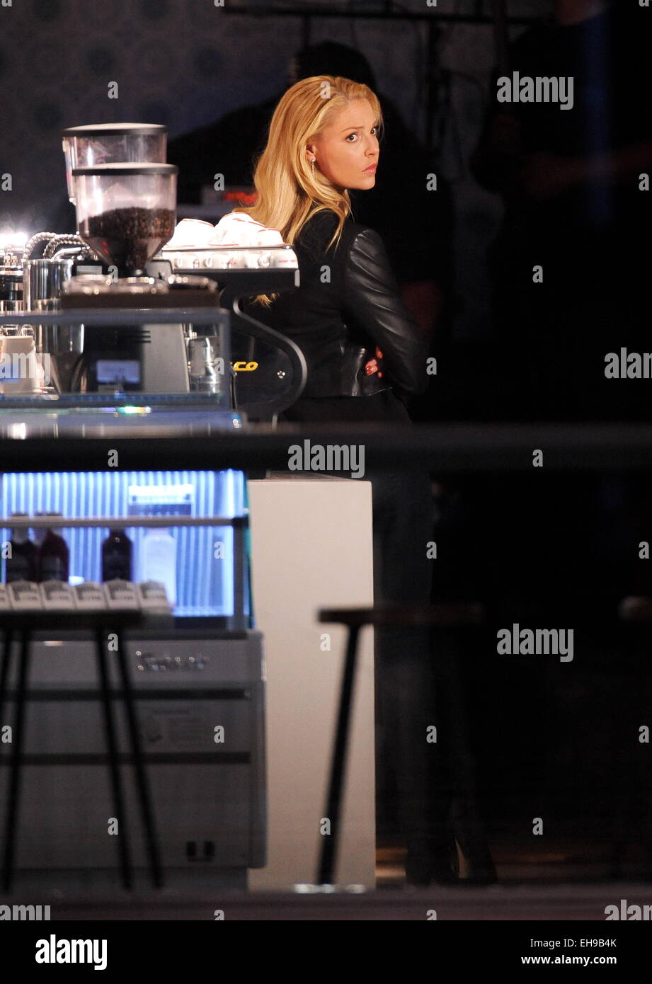 Katherine heigl smoking hi-res stock photography and images - Alamy