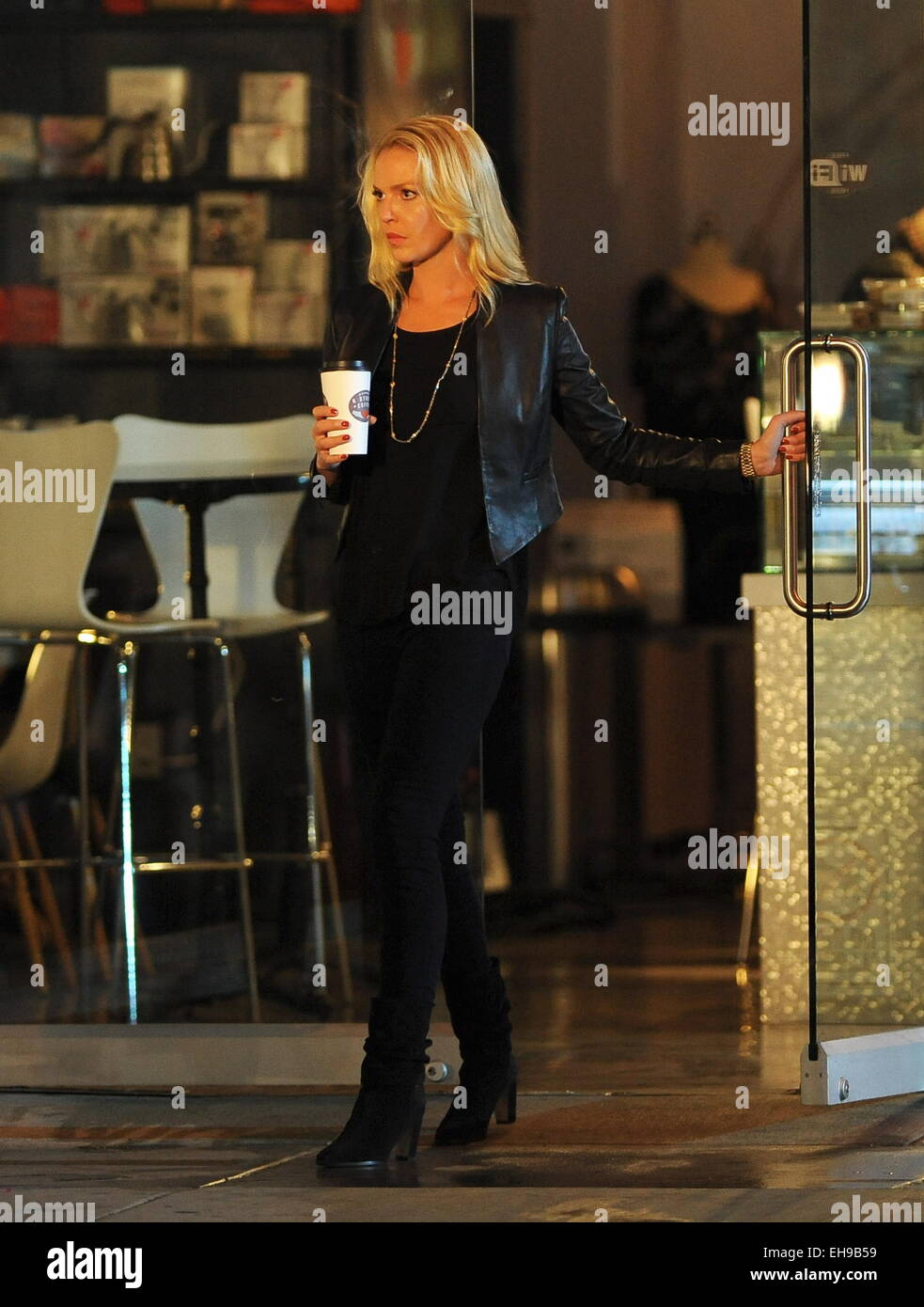Katherine Heigl filming late night scenes for her new show "State Of ...