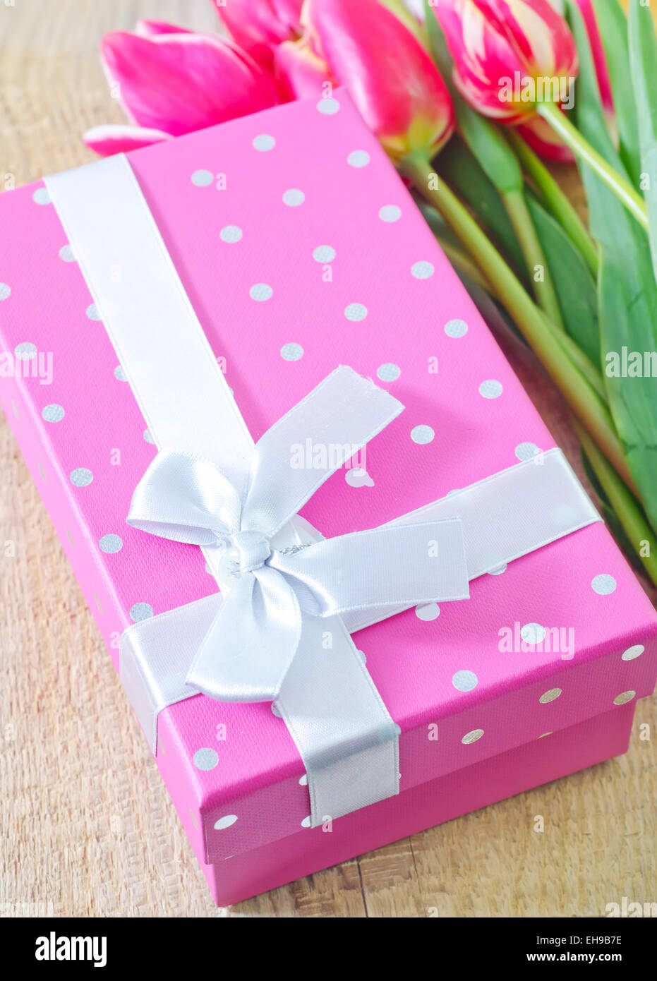 box for present Stock Photo - Alamy