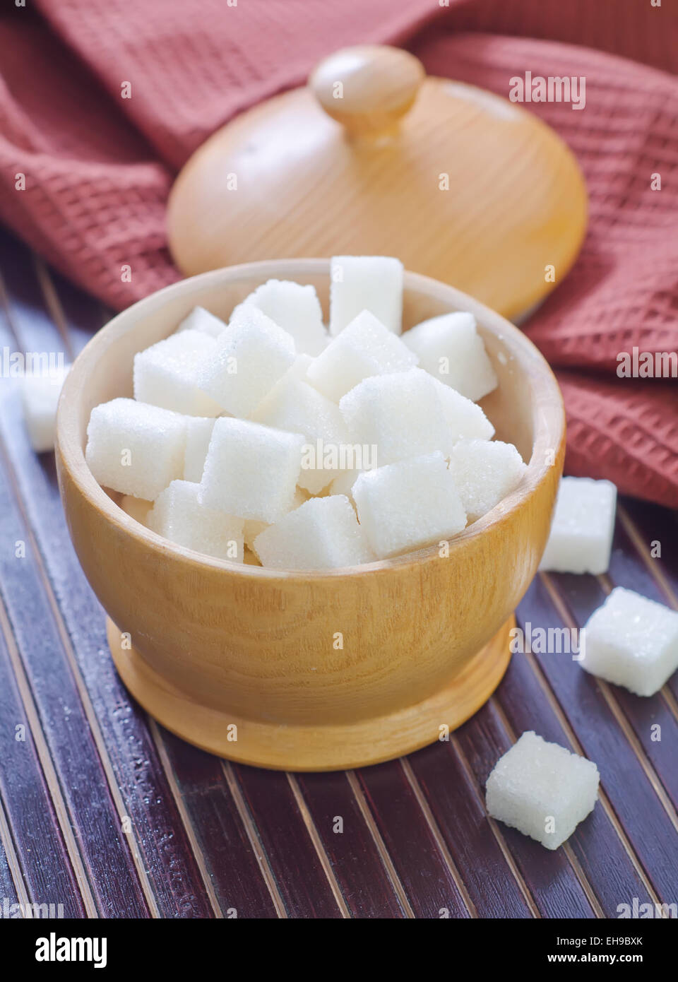 Glass full lump sugar hi-res stock photography and images - Alamy
