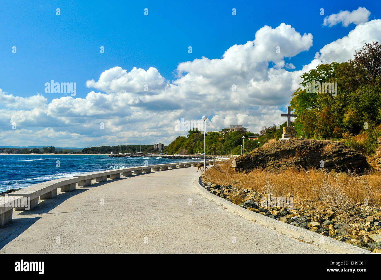 Border embankment hi-res stock photography and images - Alamy
