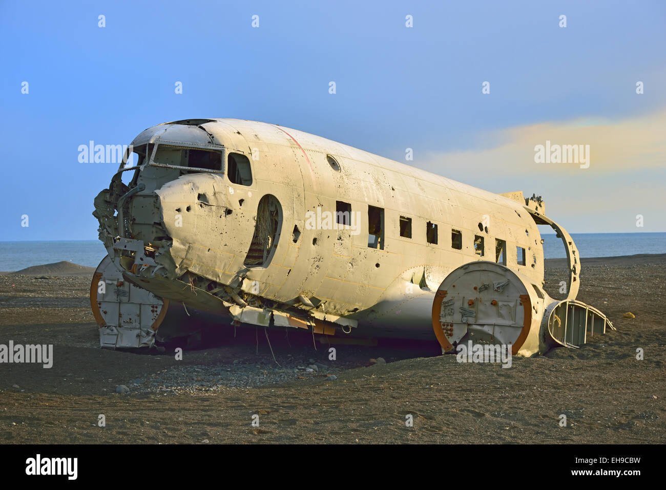 Broken airplane hi-res stock photography and images - Alamy
