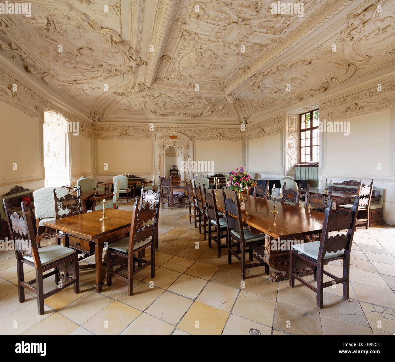 Hotel bernstein table hi-res stock photography and images - Alamy
