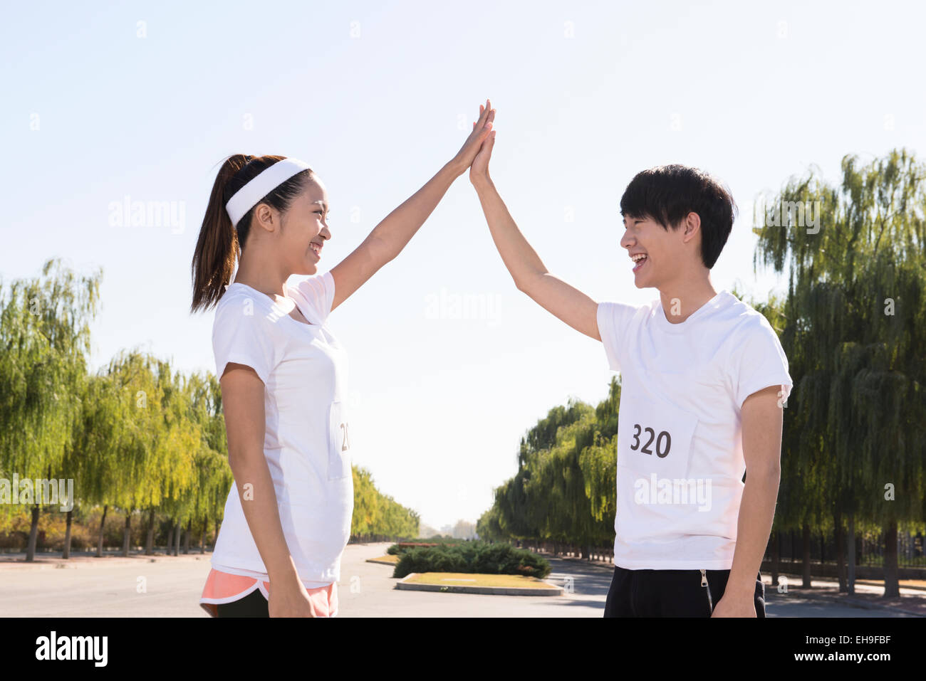 Runners starting line face hi-res stock photography and images - Alamy