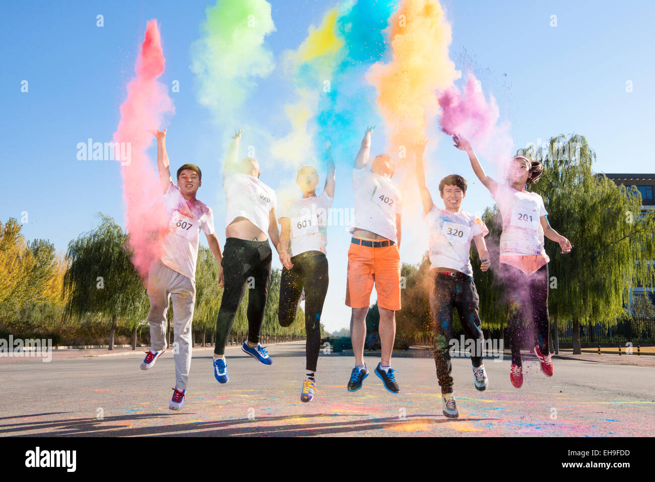 People at starting line of The Color Run Stock Photo - Alamy