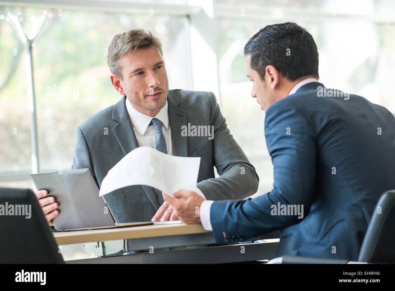 Two computer facing each other hi-res stock photography and images - Alamy