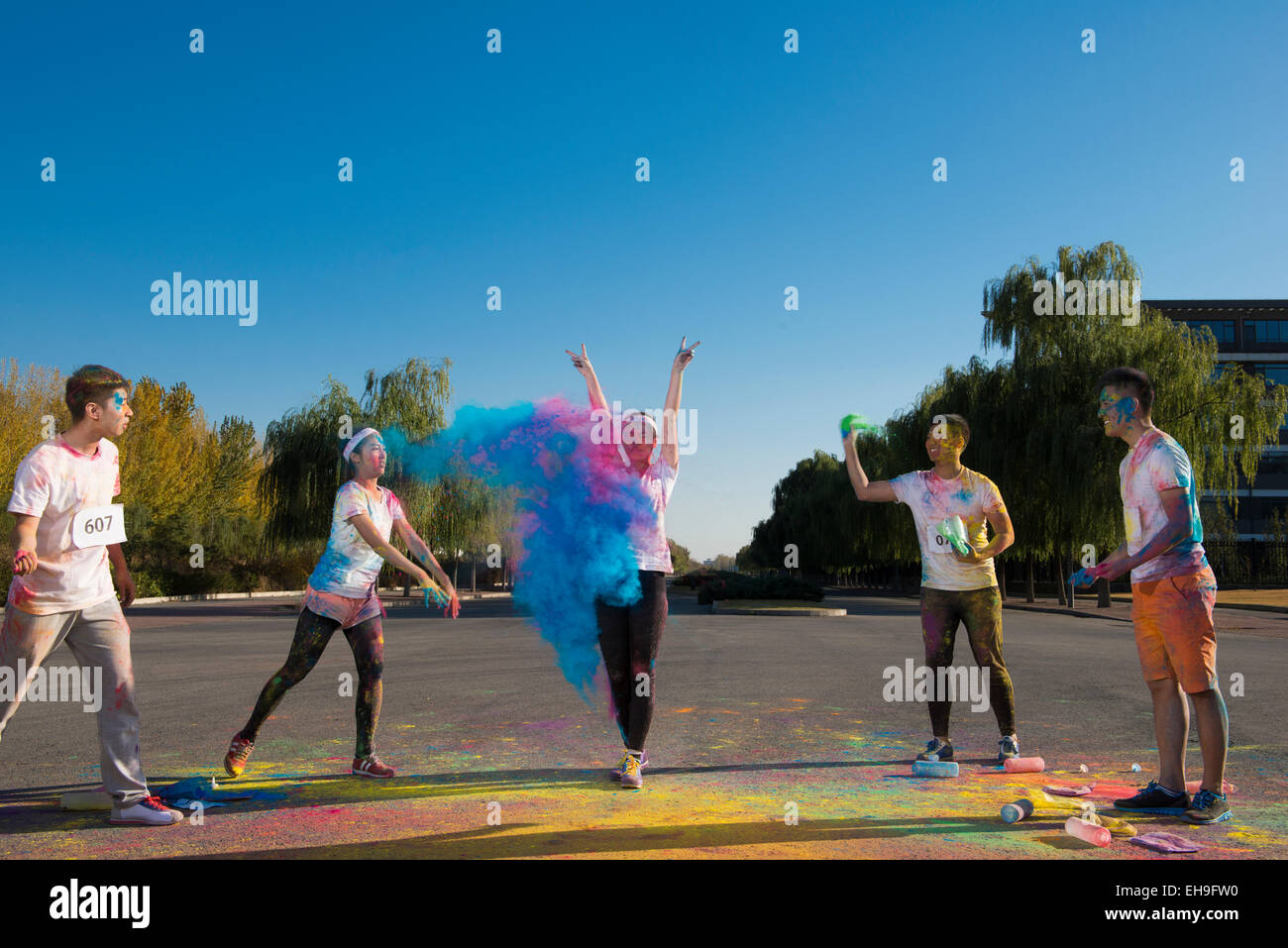People at The Color Run Stock Photo - Alamy