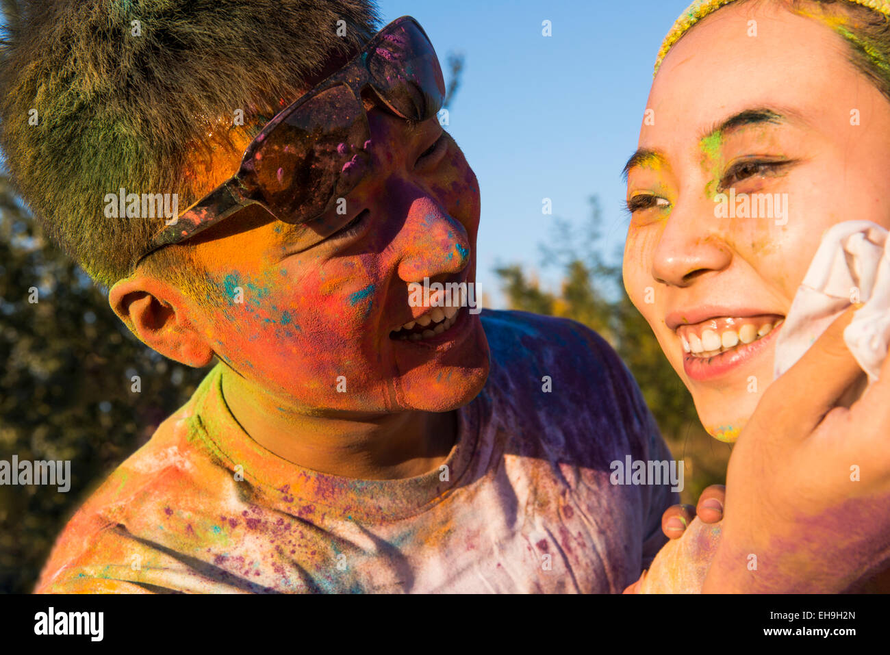 Couple at The Color Run Stock Photo - Alamy