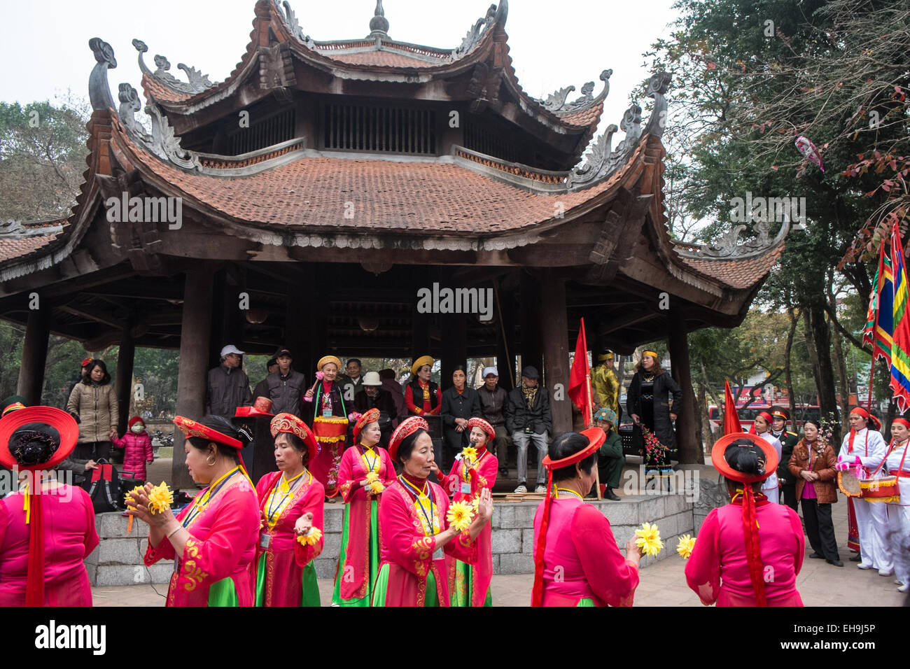 Tet vietnam hi-res stock photography and images - Alamy