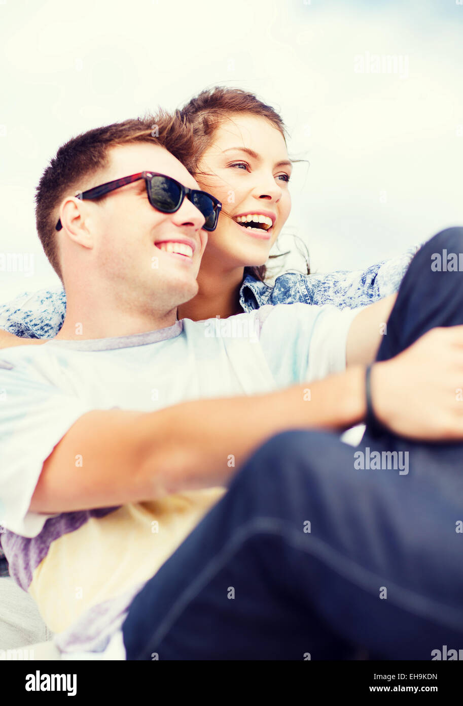 teenagers hanging out outside Stock Photo - Alamy