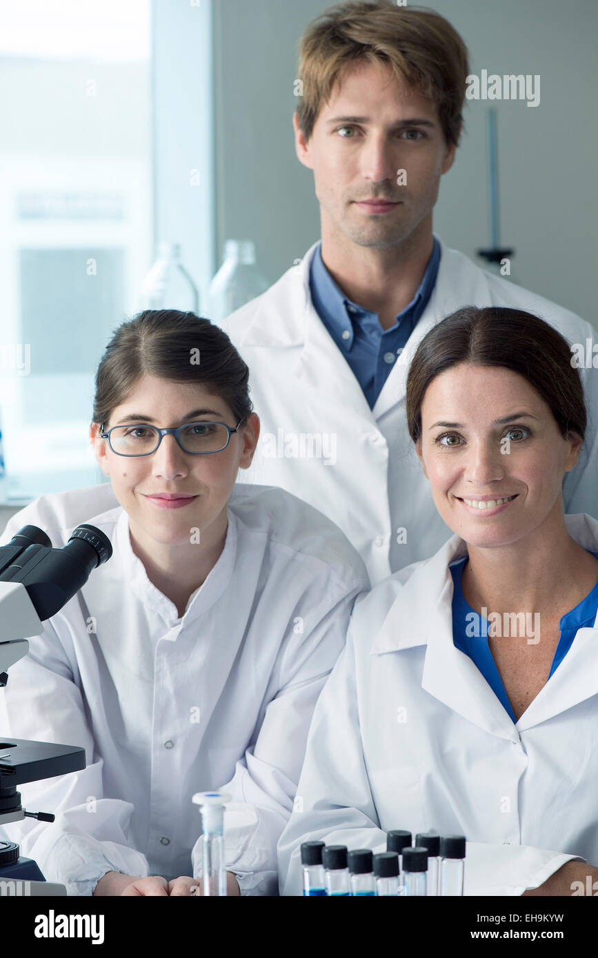 Forensic scientists hi-res stock photography and images - Alamy