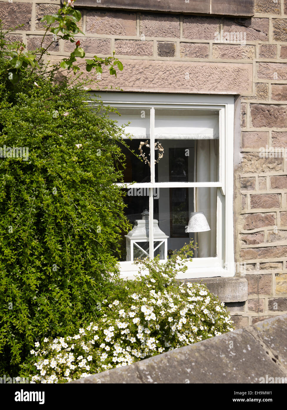 Sash windows england hi-res stock photography and images - Alamy