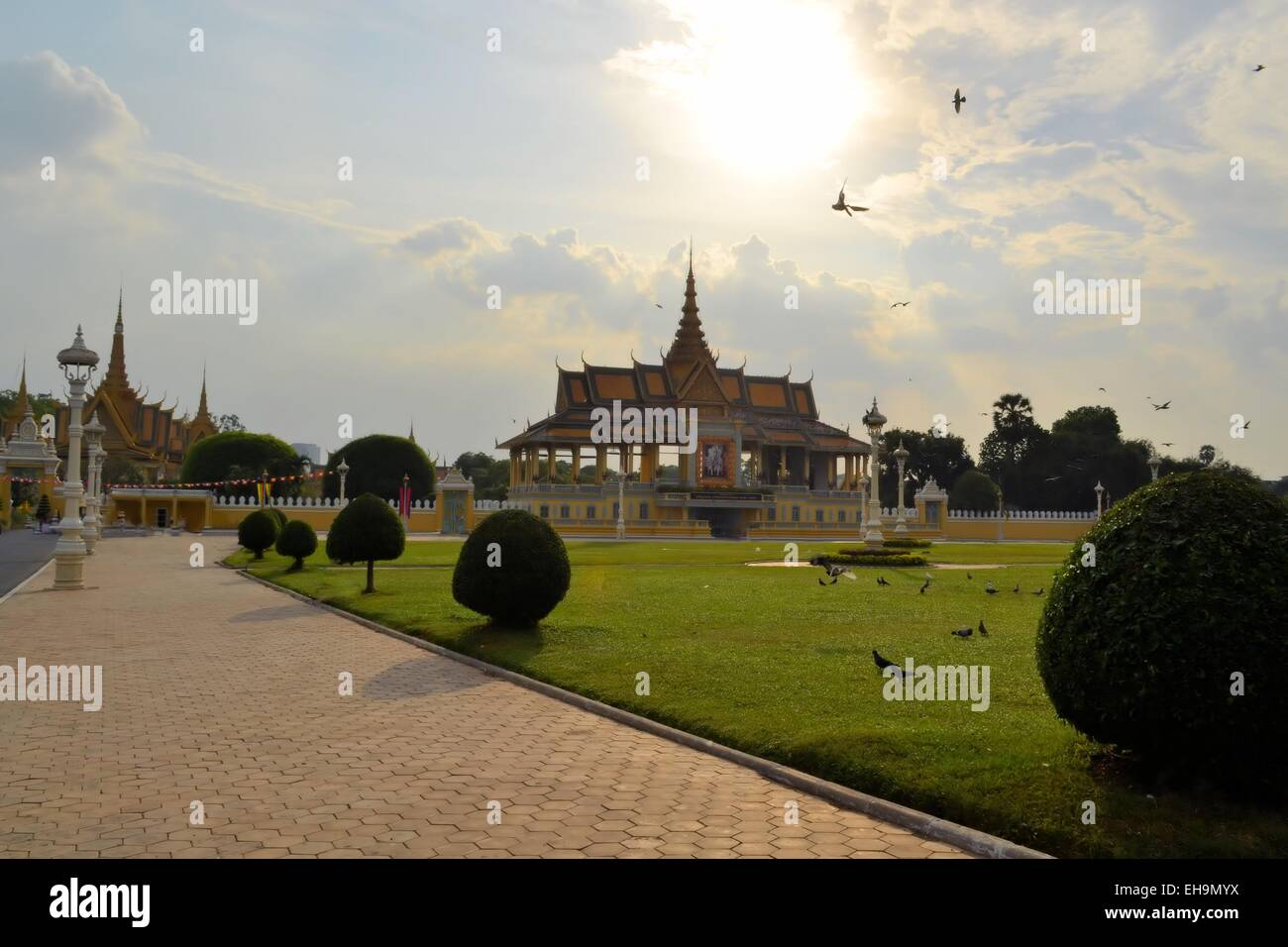 Royal palace complex hi-res stock photography and images - Alamy