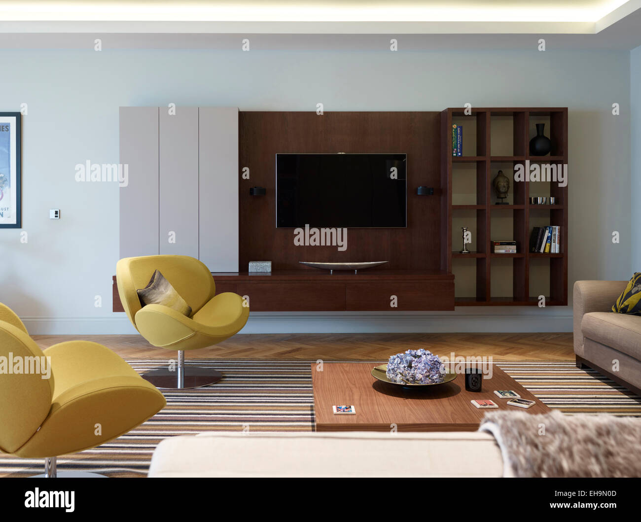 Plasma screen hi-res stock photography and images - Alamy