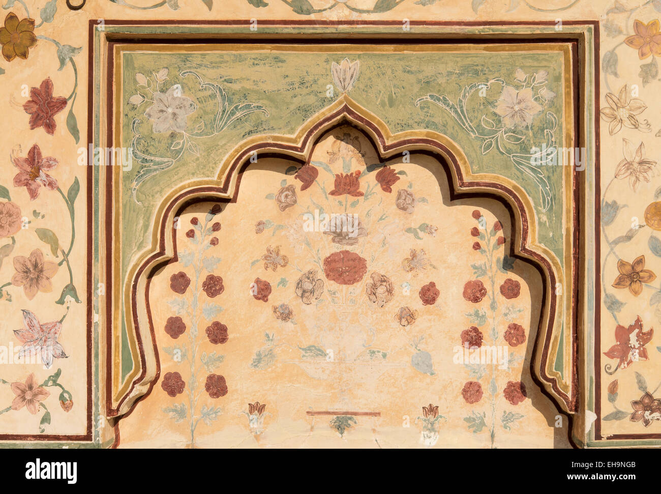 Architectural detail ornate multifoil arch hi-res stock photography and ...