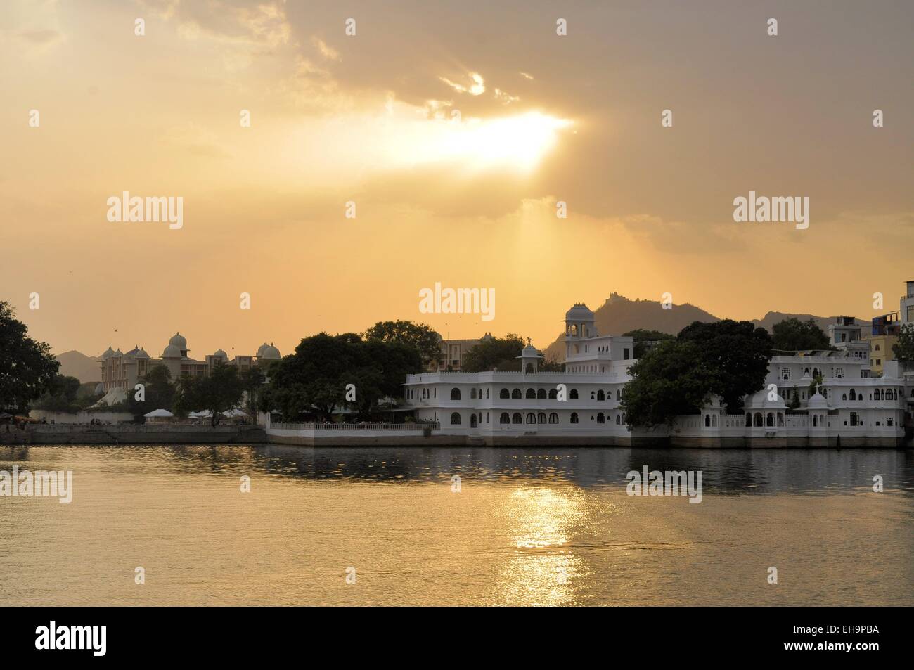 Pichola Lake, Udaipur, Rajasthan, India Stock Photo - Alamy