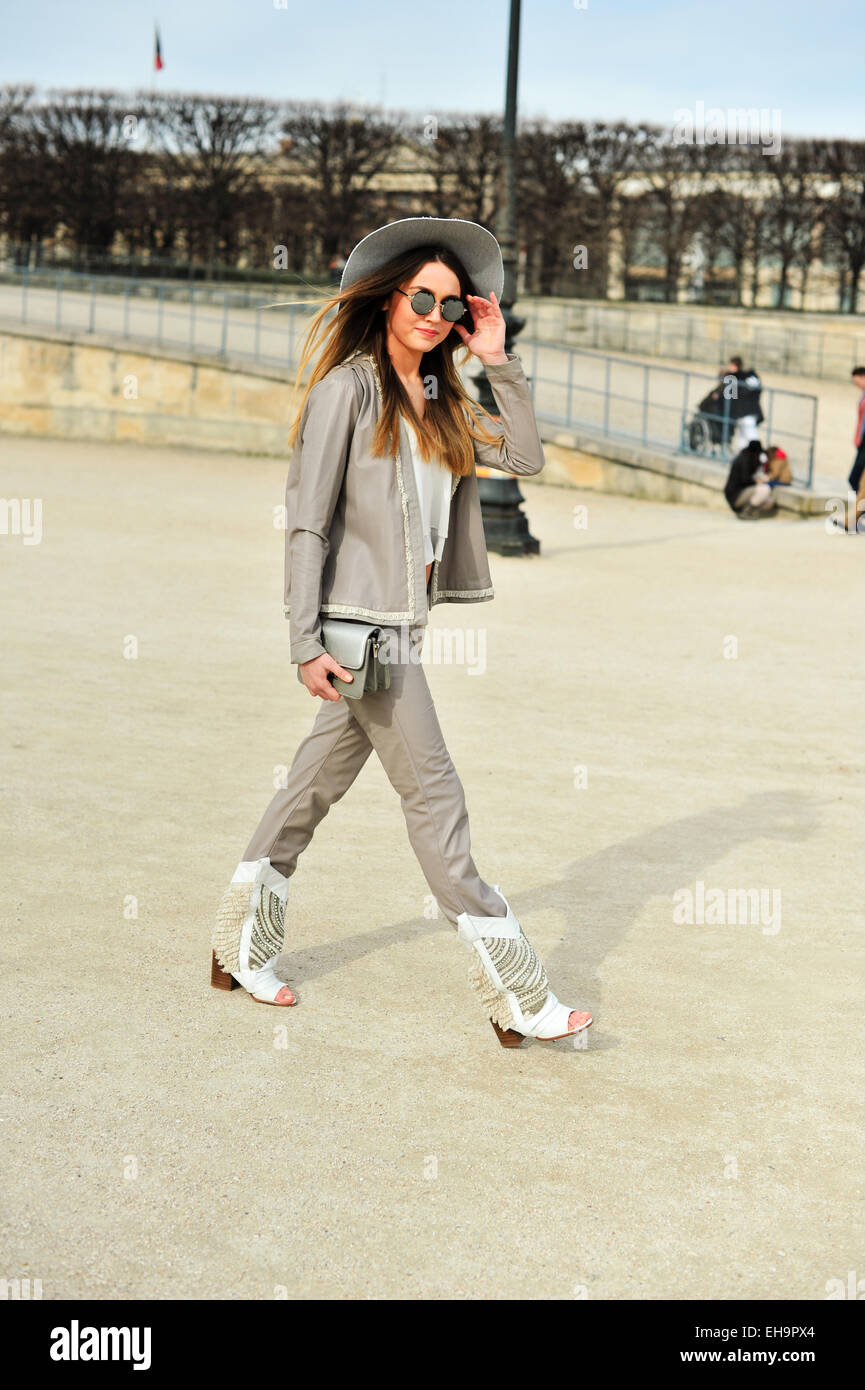 Mary Leest arriving at the Elie Saab runway show in Paris - March 7 ...