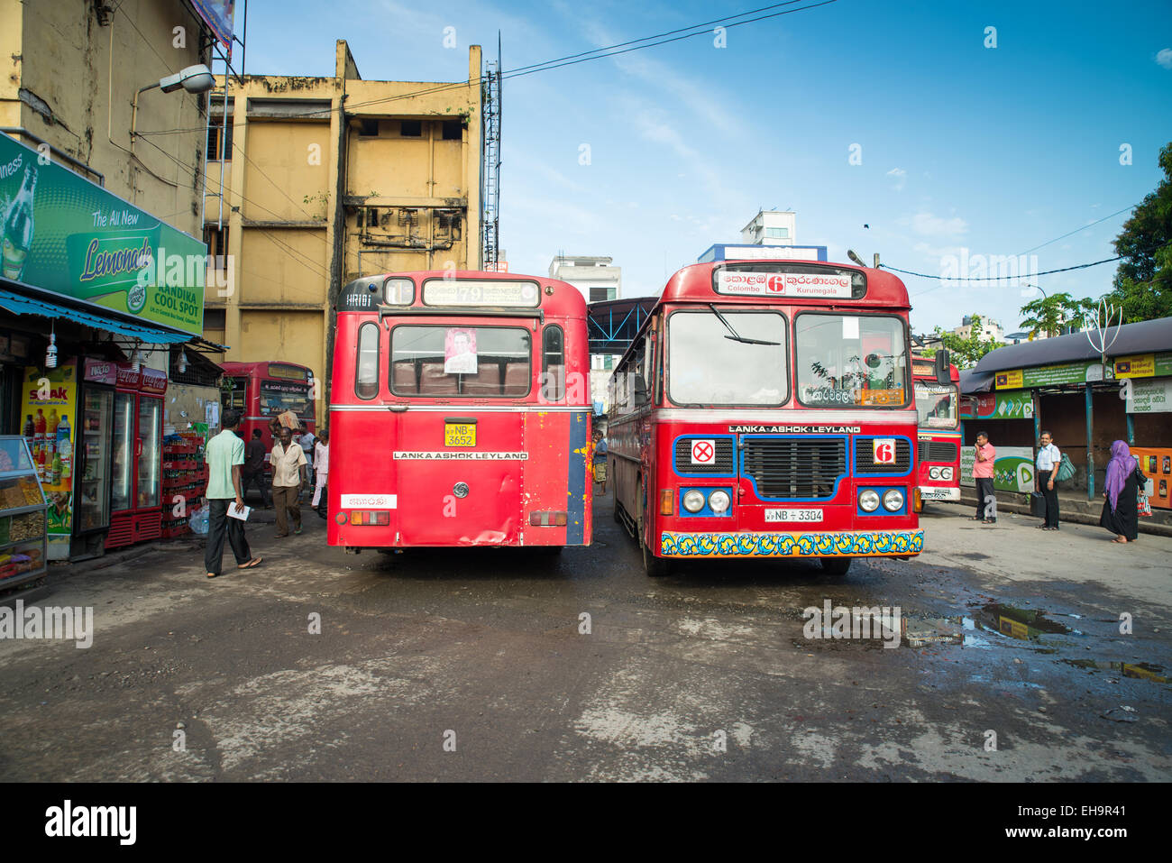 Sri lanka bus hi-res stock photography and images - Alamy