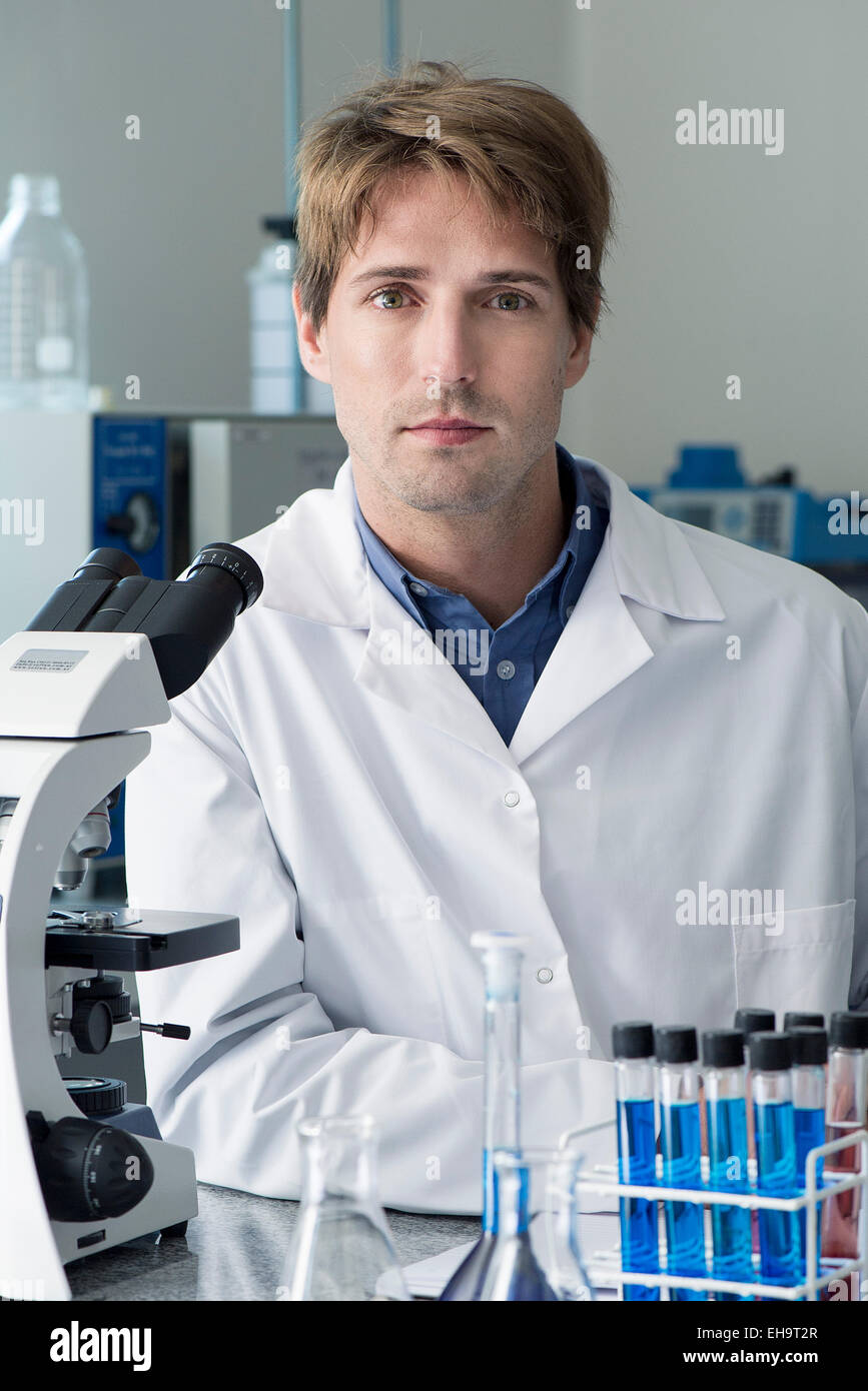 Scientist in laboratory, portrait Stock Photo - Alamy