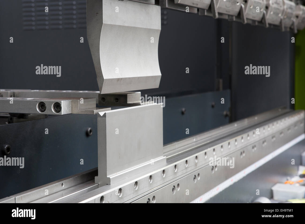 Press brake tools hi-res stock photography and images - Alamy
