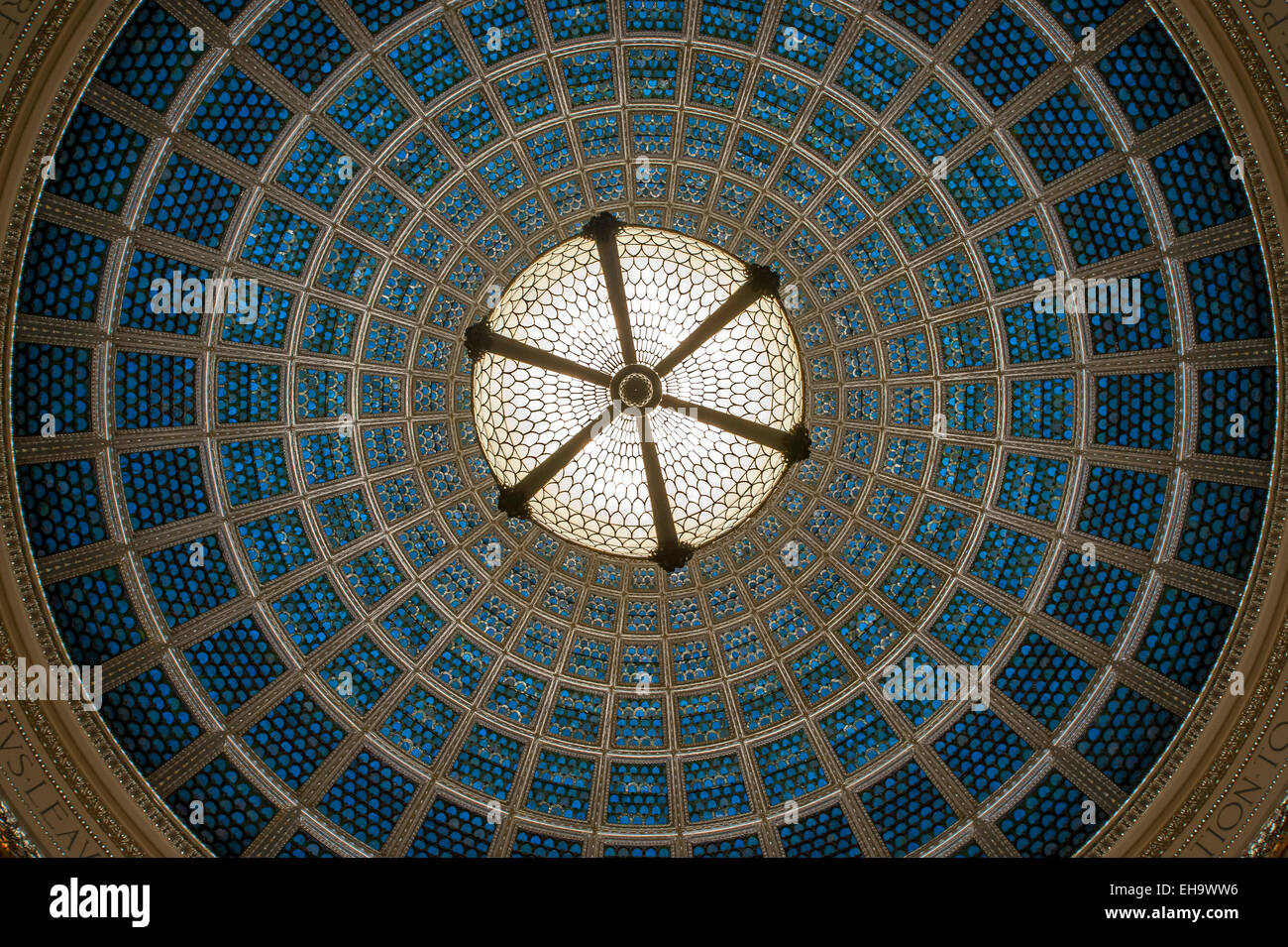 Chicago, USA. Looking up at the Tiffany dome in the Chicago Cultural ...