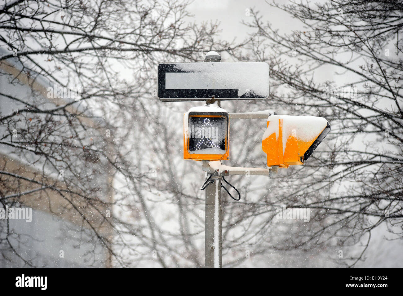 Pedestrian crossing signal hi-res stock photography and images - Alamy