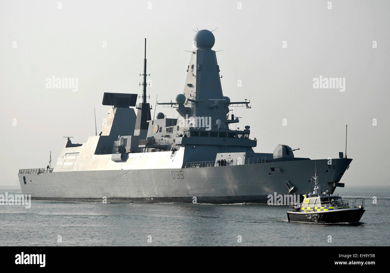 Hms dragon hi-res stock photography and images - Alamy