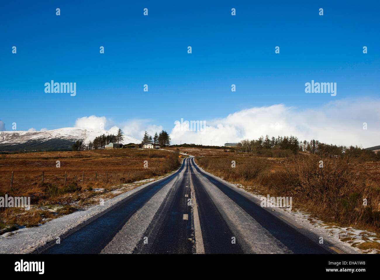 Donegal road hi-res stock photography and images - Alamy