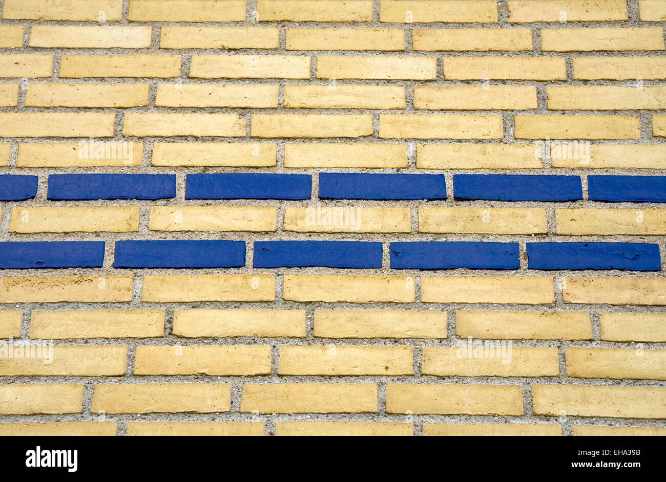 Yellow bricks hi-res stock photography and images - Alamy