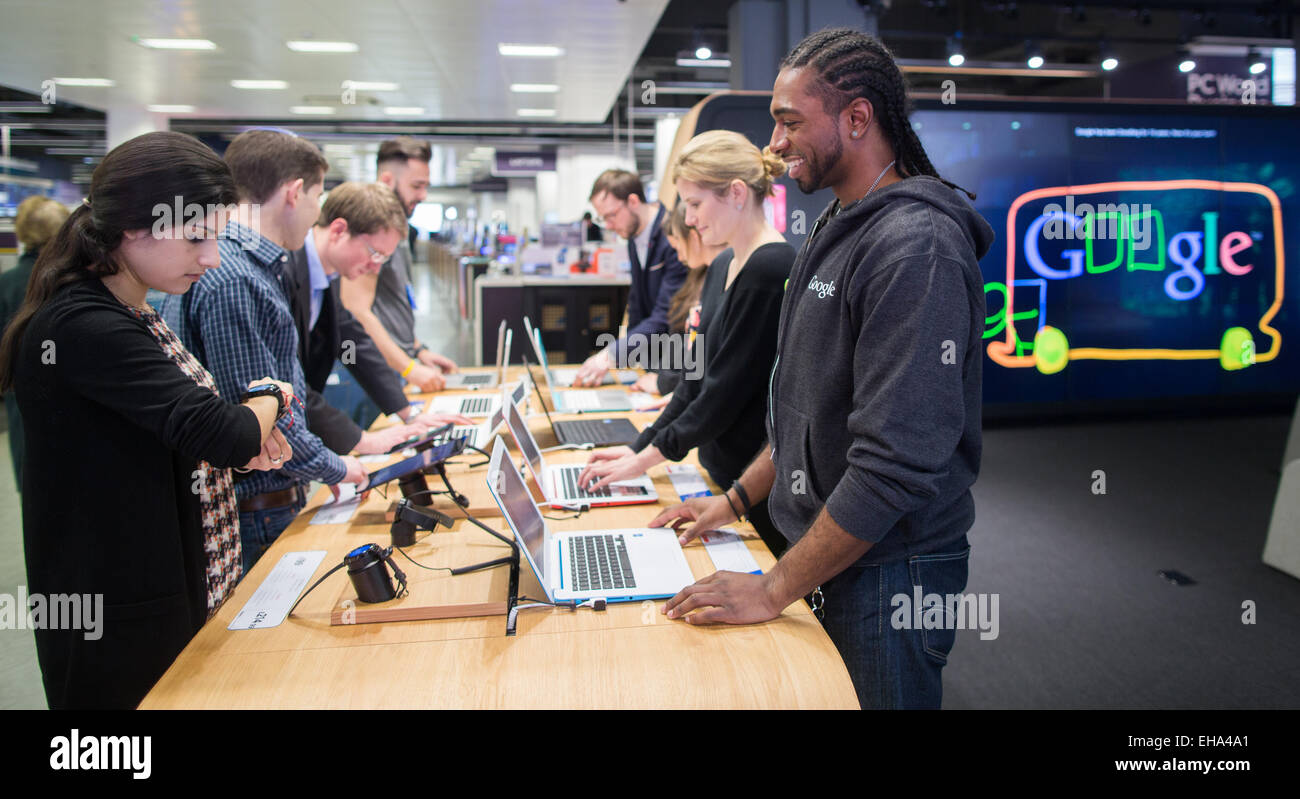 Currys pc world store items hi-res stock photography and images - Alamy