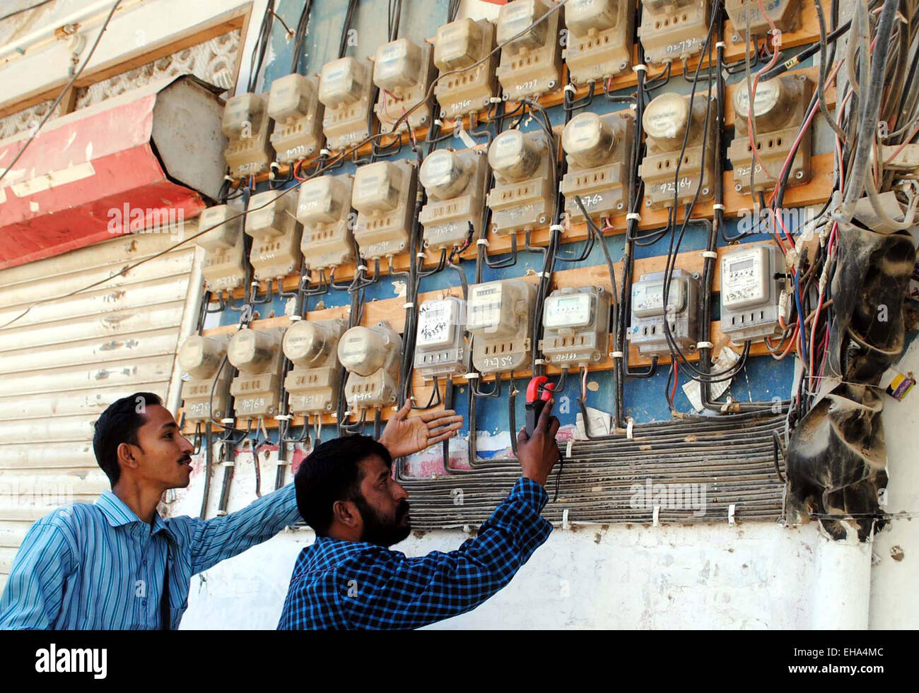Hyderabad, Pakistan. 10th Mar, 2015. Employees of Hyderabad Electric ...
