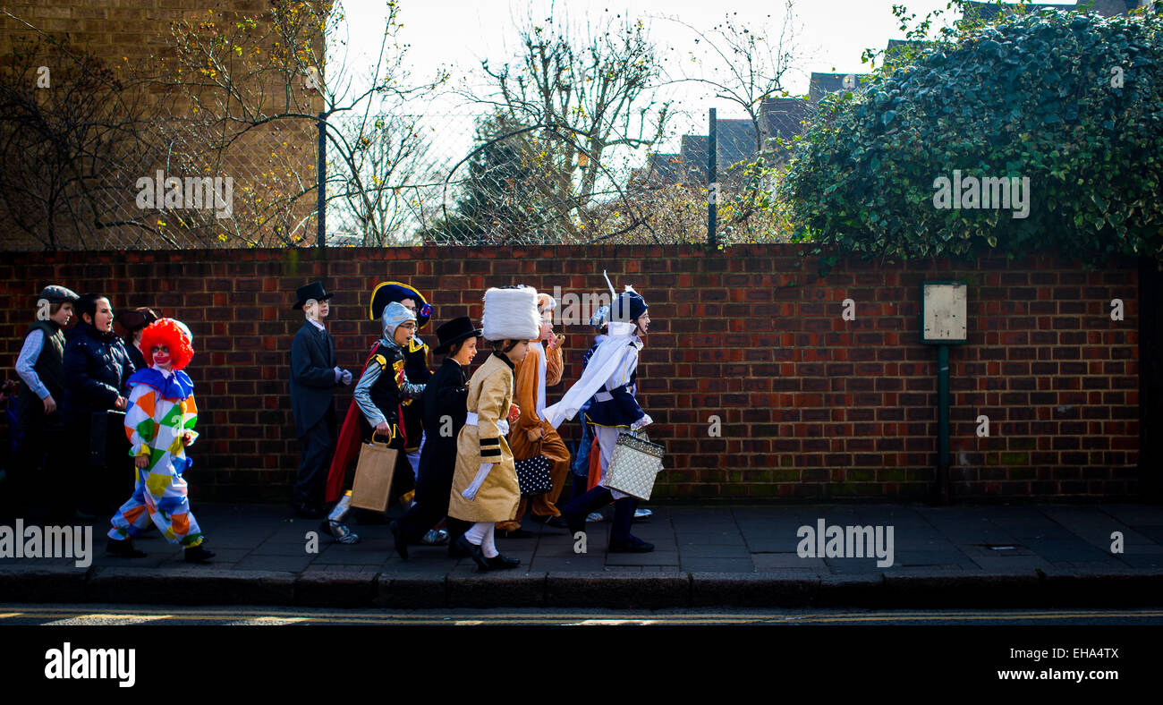 Orthodox jewish children in fancy dress hi-res stock photography and ...