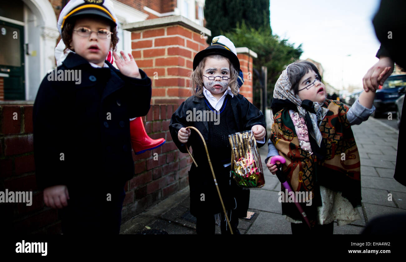 Orthodox jewish children in fancy dress hi-res stock photography and ...